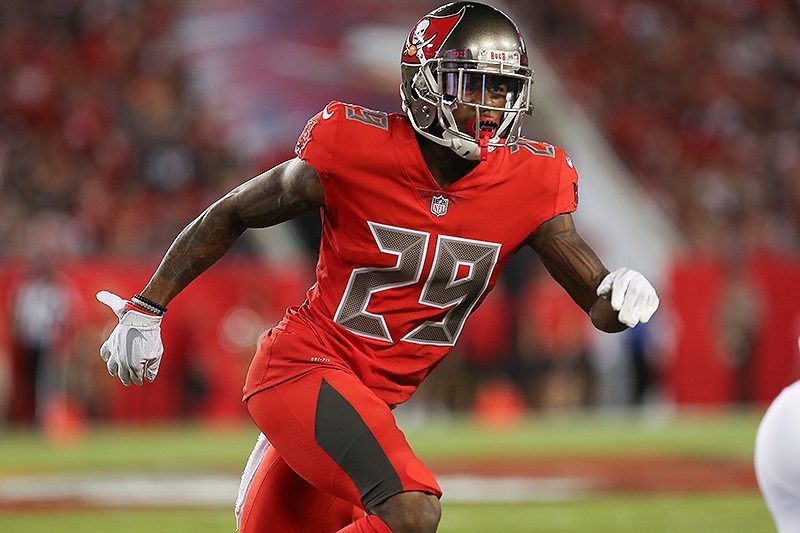 PewterReport.com's Bucs 2017 Midseason Awards