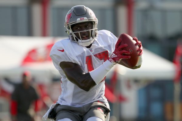 Bucs Camp Play Of The Day 7/31: Godwin's Circus Catch