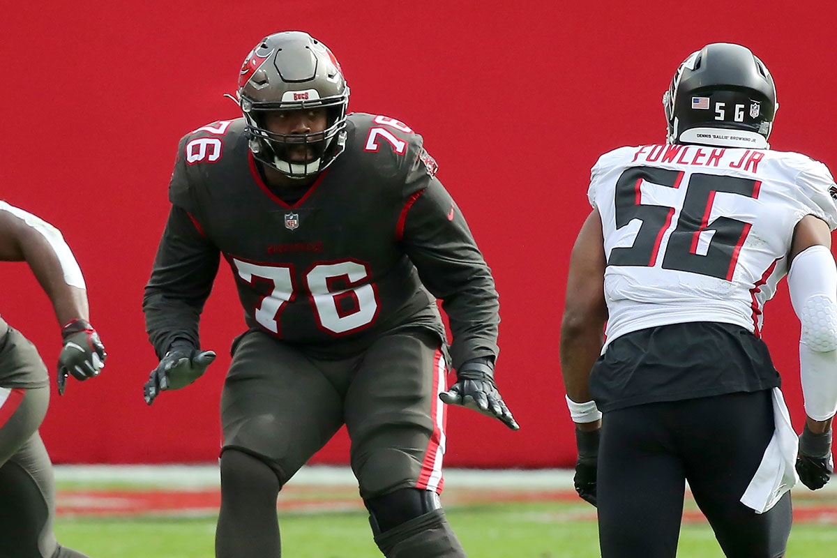 Surprise Rankings For Bucs' Wirfs, Smith On PFF OT List