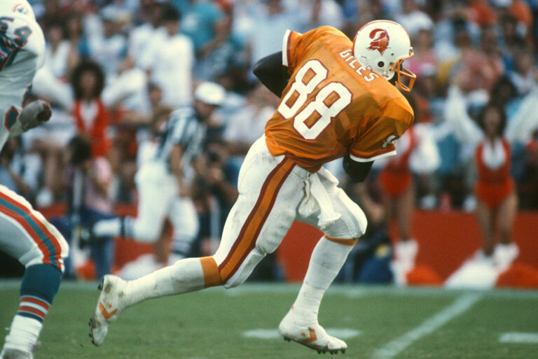 Jimmie Giles Relives Greatest Moments, Bucs' First Taste Of Winning
