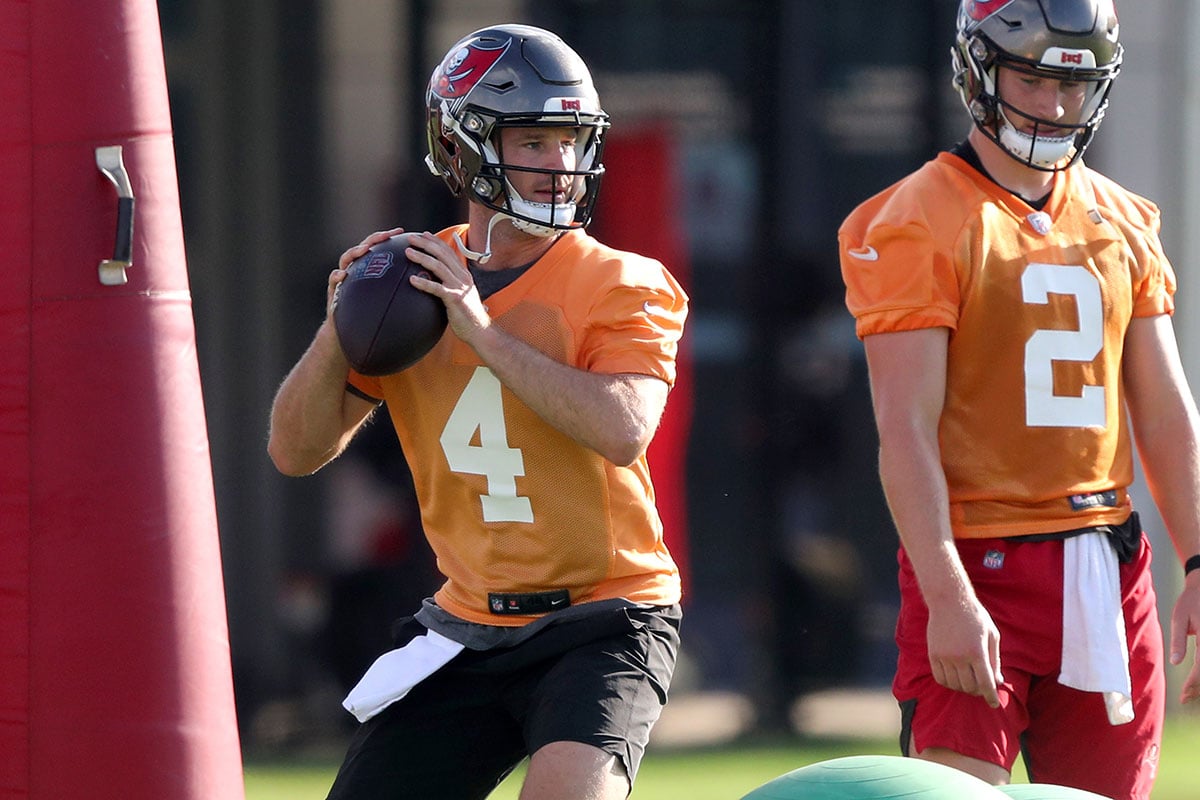 Bucs Sign 14 Players To Practice Squad