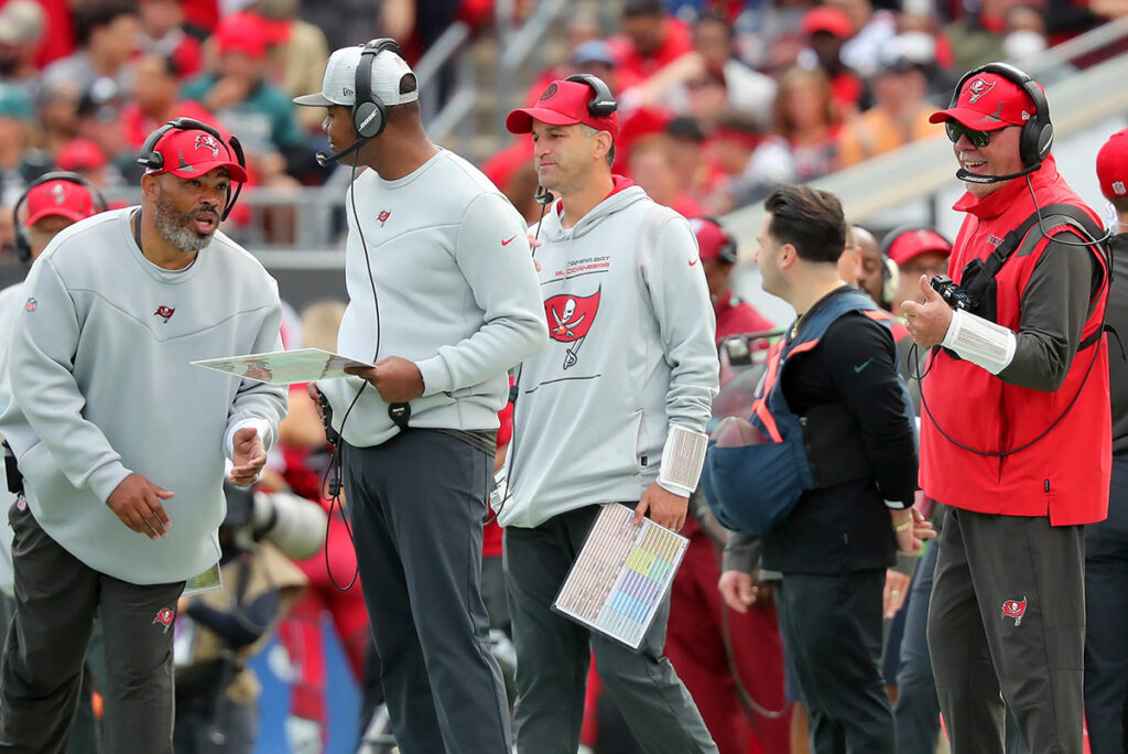 Bucs Set To Hire New WR Coach