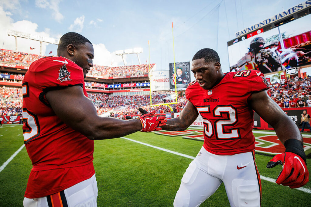 Devin White Signs With NFC Rival