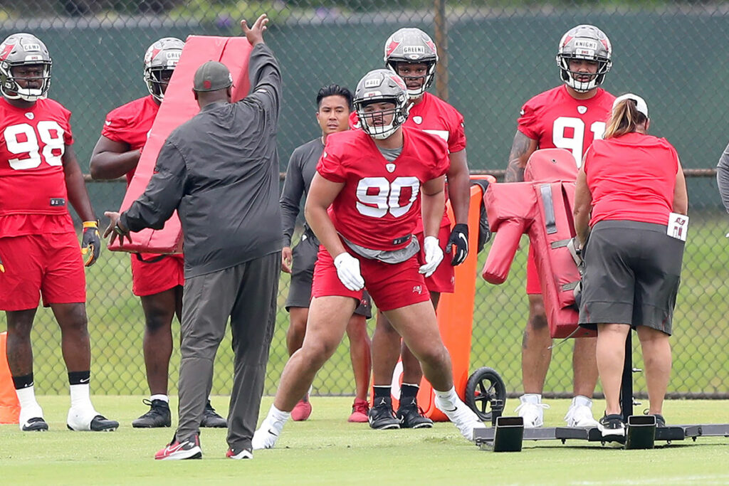 Inside Bucs Rookie Mini-Camp 5-14: Sterns, White Shine On Offense