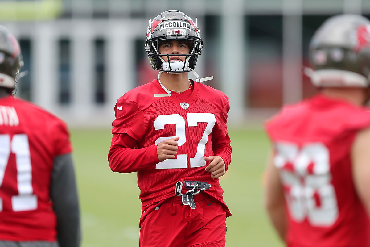 Inside Bucs Rookie Mini-Camp 5-14: Sterns, White Shine On Offense