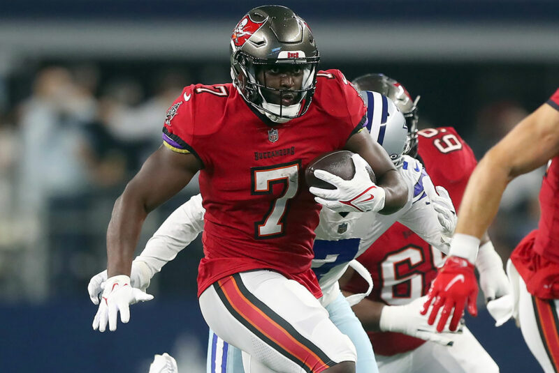 Bucs RB Fournette Feels Good With Heavy Workload
