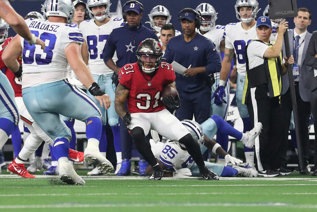 Bucs' Winfield Will Battle vs. Cowboys' Lamb Early And Often