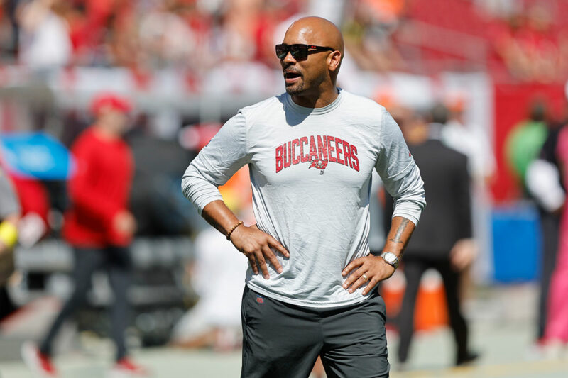 Bucs' Larry Foote To Interview For DC Opening With NFC Foe