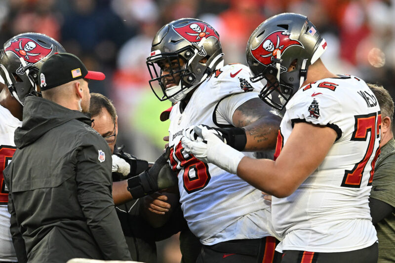 Important Bucs' Starter Reaggravates Injury In Week 16