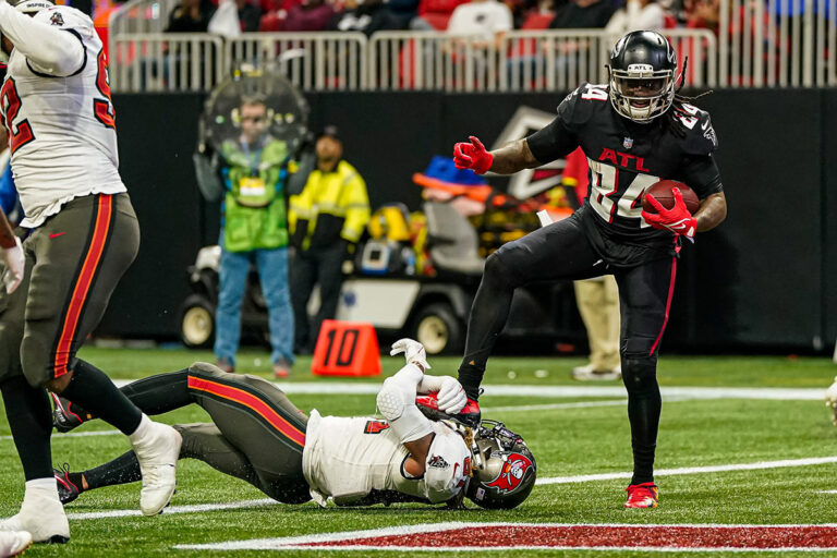 Bucs Sign 2 More To Future Contracts