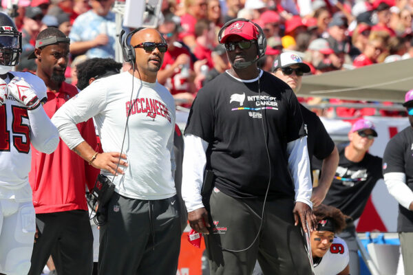 Bucs' Larry Foote To Interview For DC Opening With NFC Foe