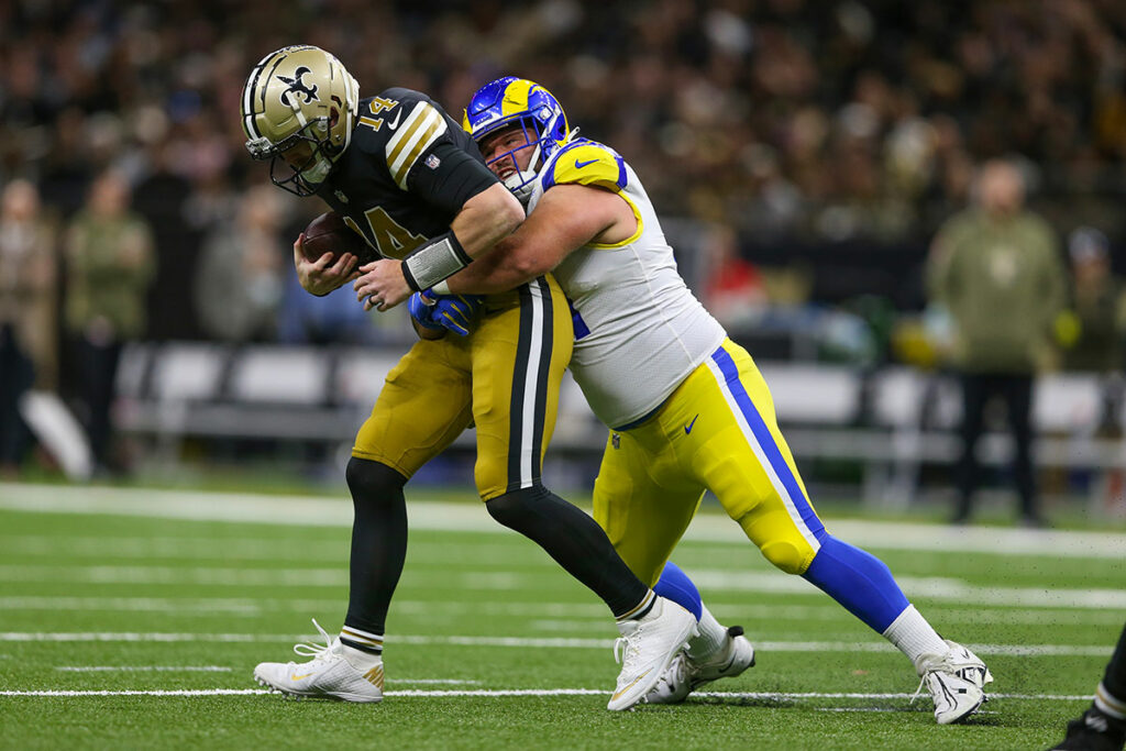 Bucs DT Greg Gaines: DL Chess Piece