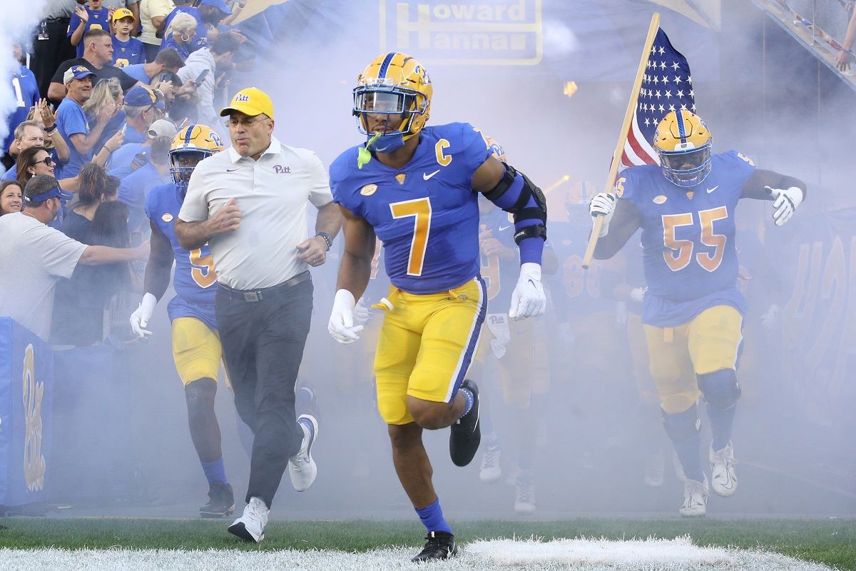 Bucs Draft LB SirVocea Dennis In Round 5