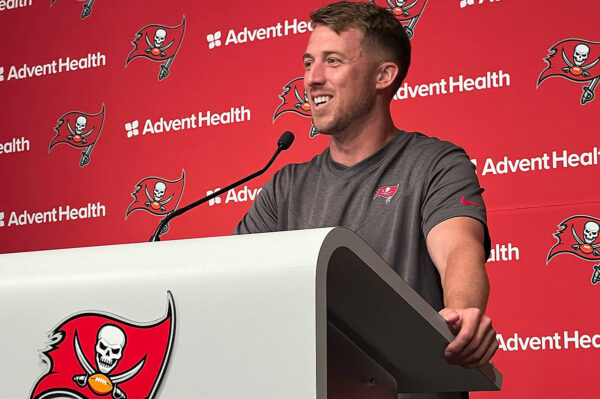 Bucs WRs Coach Brad Idzik Is Dave Canales' Right-Hand Man