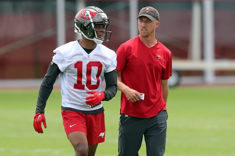 Bucs WRs Coach Brad Idzik Is Dave Canales' Right-Hand Man