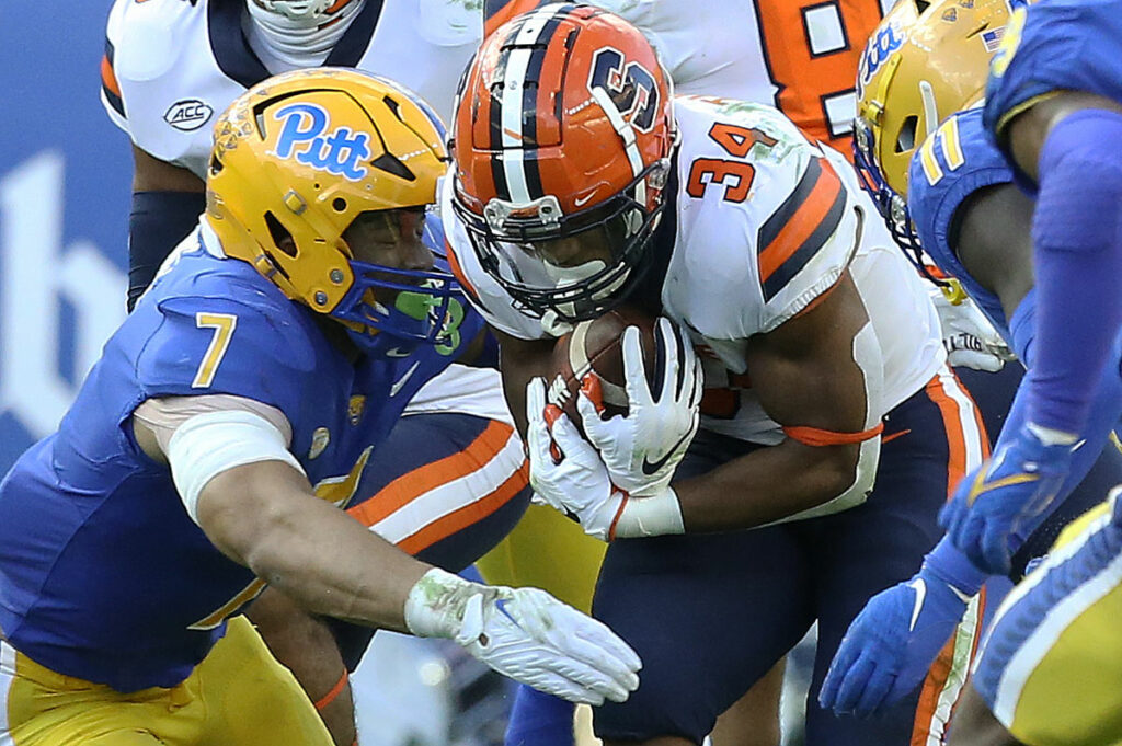 SirVocea Dennis Can Be A Blitzer, Leader For Bucs