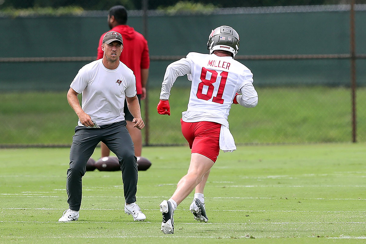 Brad Idzik Reveals Top Focus In Coaching Bucs WRs