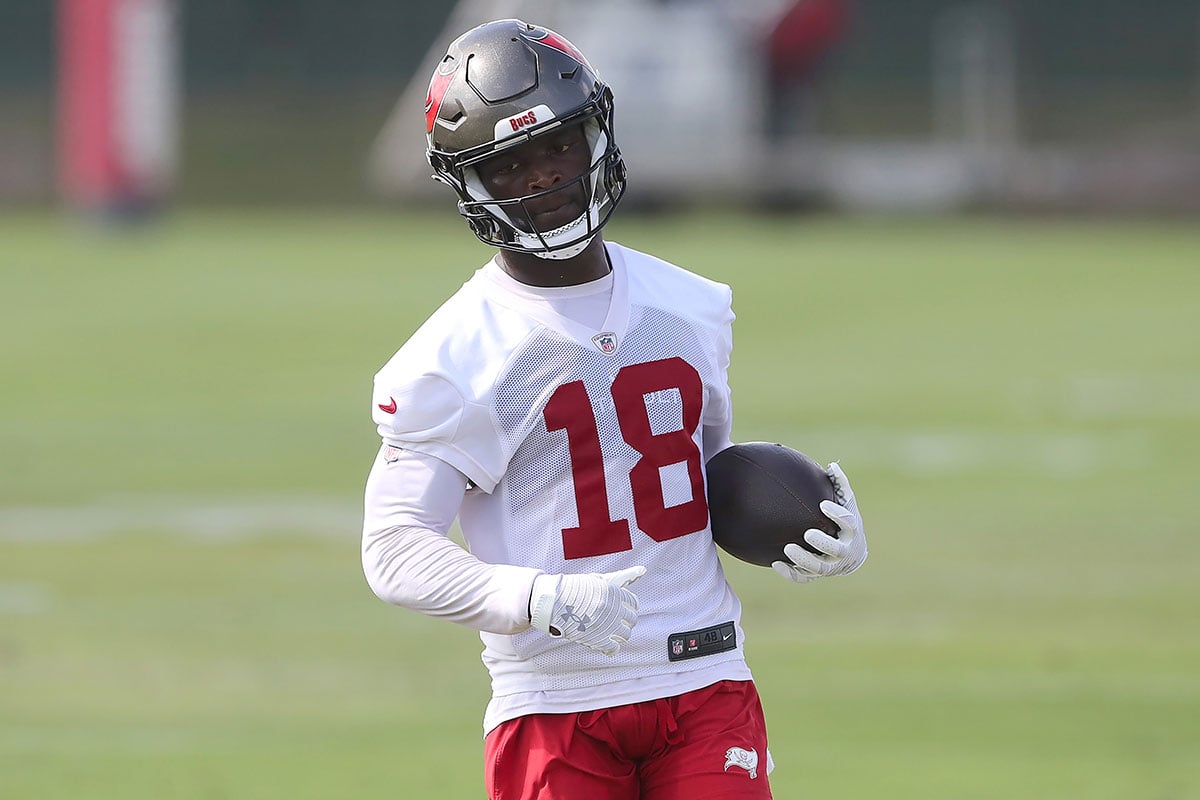 Bucs Sign Wide Receiver