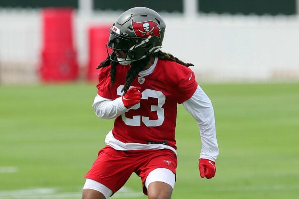 Ryan Neal Taking Undrafted Free Agents Under His Wing