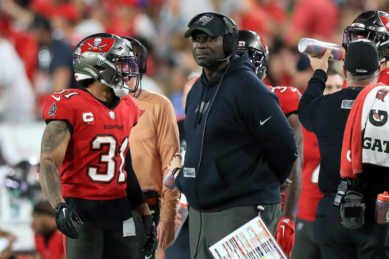 2-Point Conversion: Antoine Winfield Jr. Gets Bucs A Division Title ...