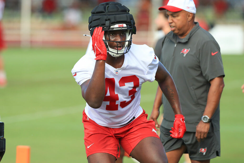 Bucs Camp Insider 8-8: Young OLBs Steal The Show With More Reps