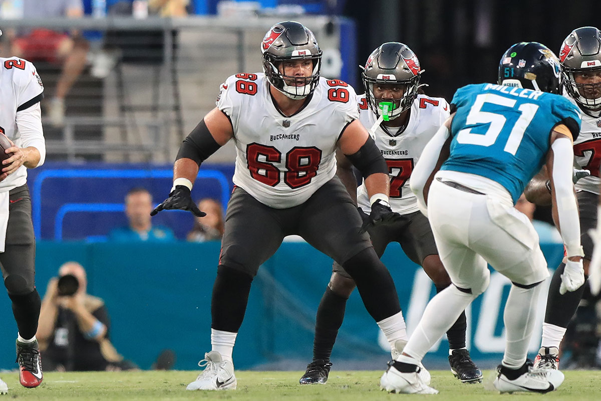 Bucs Re-Sign Ben Bredeson To Multi-Year Deal