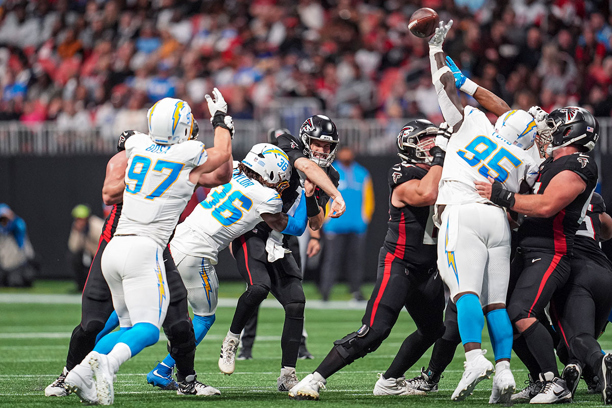 2-Point Conversion: Bucs Keep Buckying, Falcons Keep Falconing