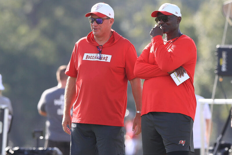 Pewter Report 2025 7-Round Bucs Mock Draft