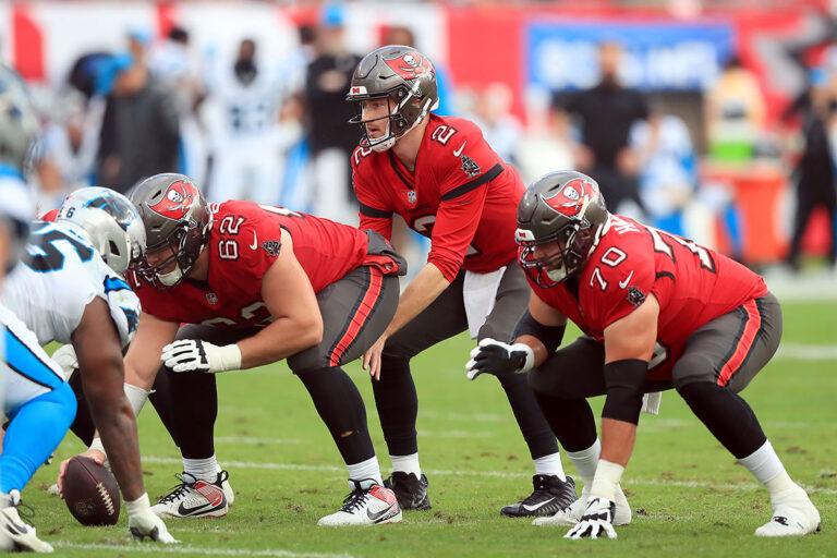 Bucs Sign 17 Players To Futures Contracts