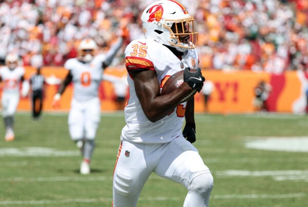 Bucs CB Jamel Dean Steals The Scene – Earns NFL Award