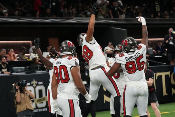 Bucs OLB Anthony Nelson Recognized For Week 8 Dominance