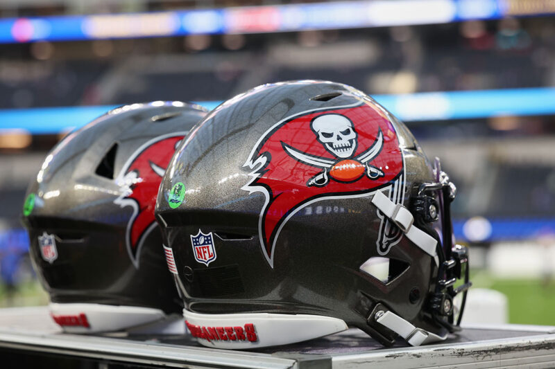 Bucs Sign Defensive Back, Cut Linebacker